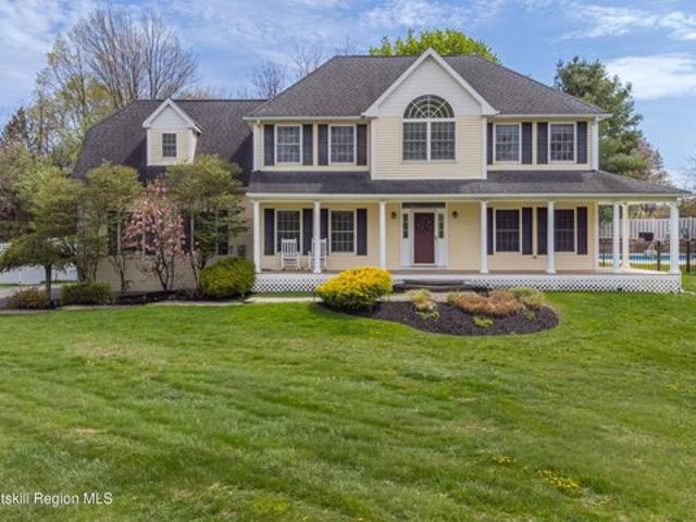 12 Ridgeview Ln, Marlboro, NY 12542