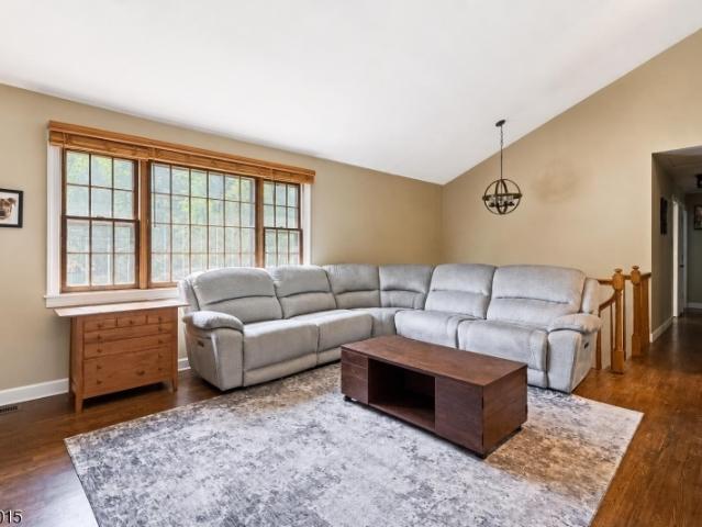 12 River Rd