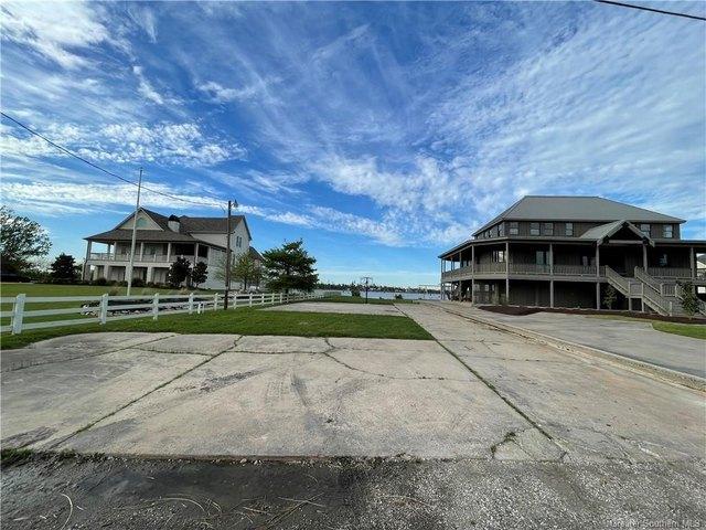 12 River Rd, Lake Charles, LA 70601