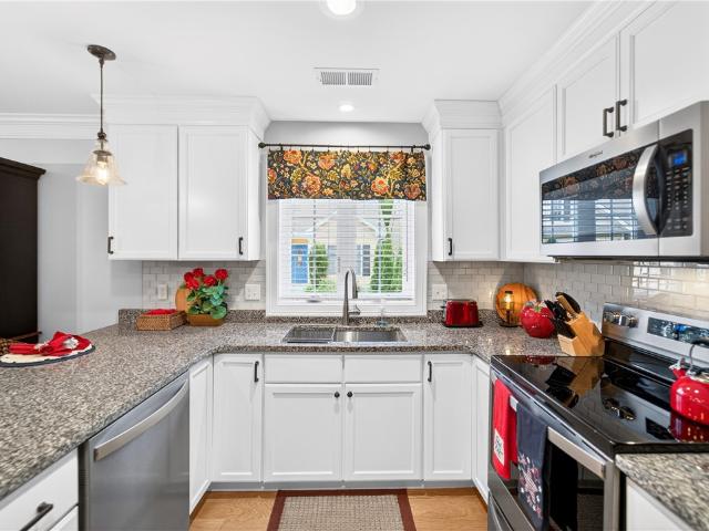 12 Rivers Edge Drive