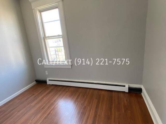 12 Riverview Pl Yonkers, NY 10701 Call/Text 914 221 7575