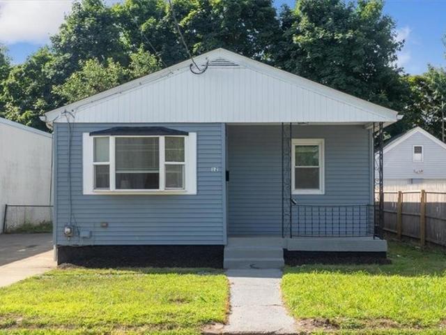 12 Roosevelt St, North Providence, RI 02904