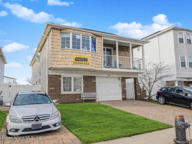 12 Rockne Street | Compass