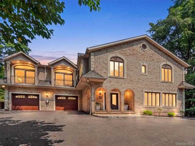 12 Rollingwood Drive