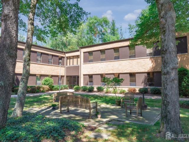 12 Roszel Road B103