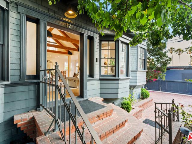 12 Rose Avenue
