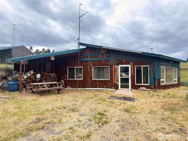 12 S Teal Lake Rd, Oroville, WA 98844