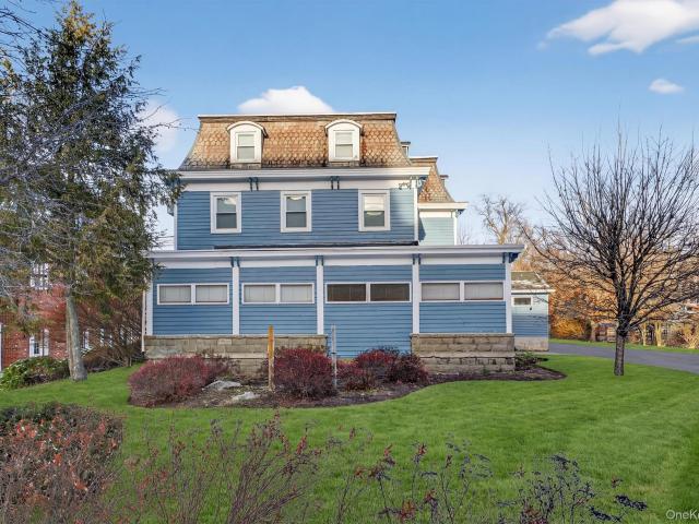 12 Scotchtown Avenue