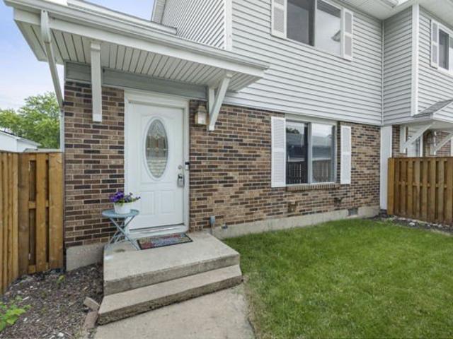 12 Scarlet Hawthorne Ct Unit 12, Woodridge, IL 60517