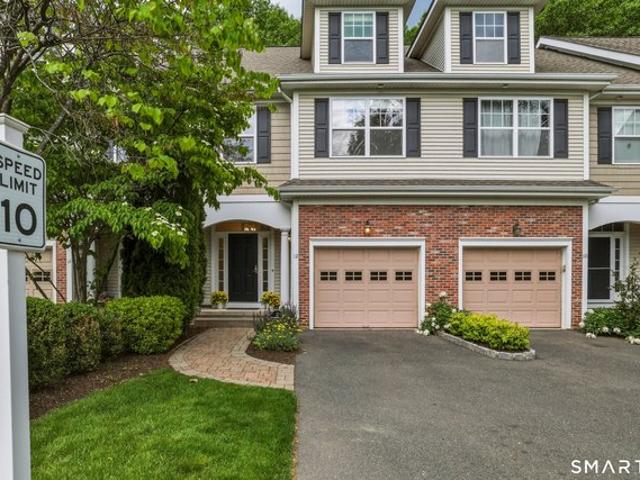 12 Schoolhouse Dr Unit 12, West Hartford, CT 06110