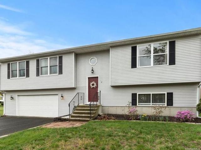 12 Samantha Ln, Madison, CT 06443