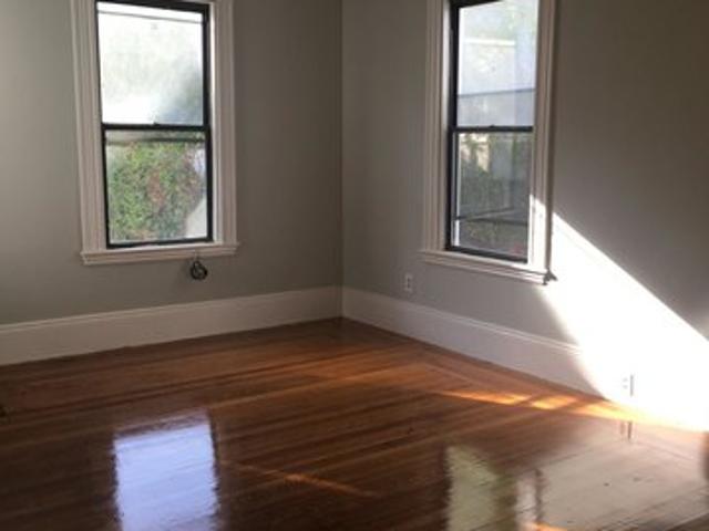 12 Saunders St, Boston, MA 02134