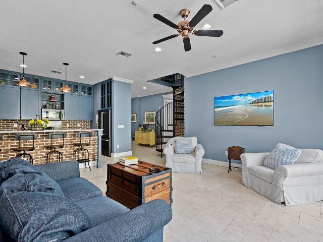 12 SE 1st Ave, Unit 302, Delray Beach, FL 33444 | MLS #B26013