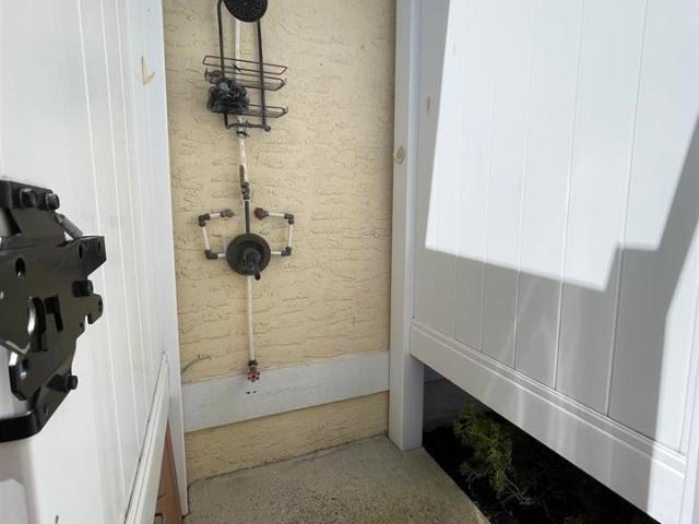 12 Seaside Ct