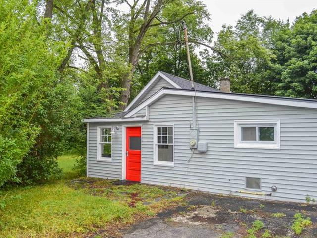 12 Second St, Claremont, NH 03743