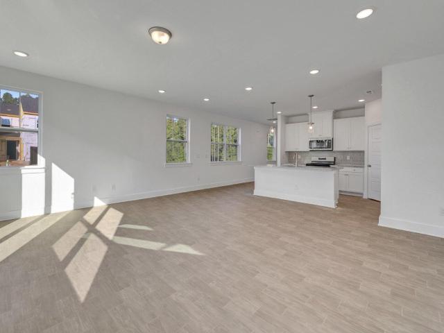 12 Serpens Drive 225