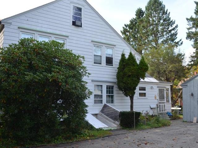 12 Seventeenth St, Auburn, ME 04210