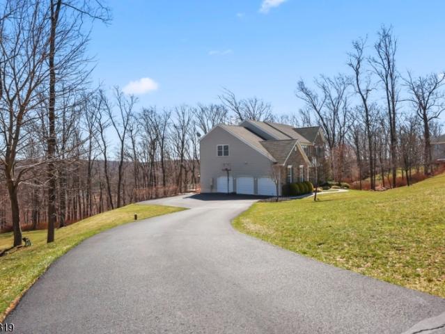 12 Skyline Dr