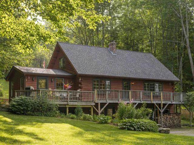 12 Short Rd, Hartland, VT 05048