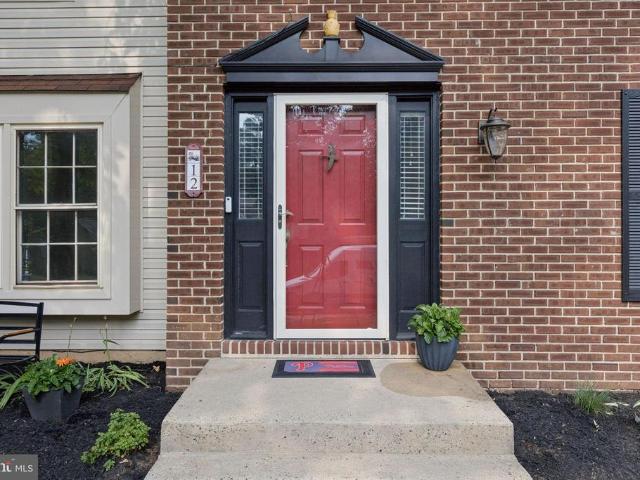 12 Shadow Oak Court