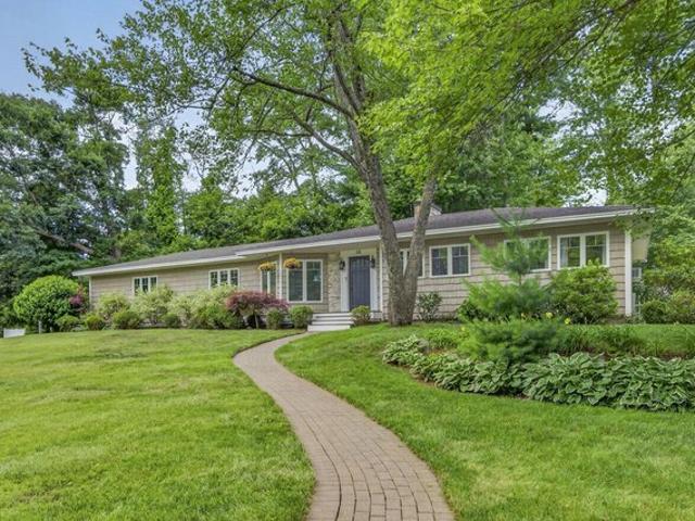 12 Shady Ln, Manchester, NH 03104