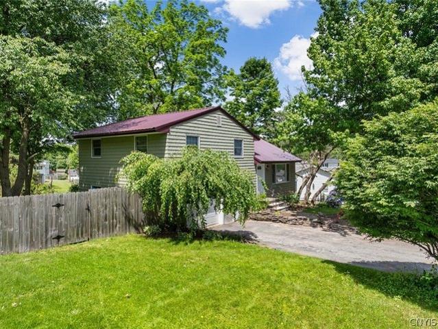 12 Shady Ln, Syracuse, NY 13219
