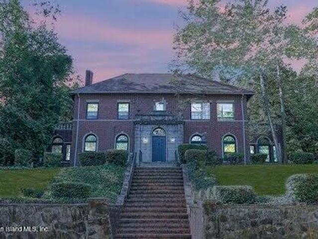 12 Silver Lake Road | Compass