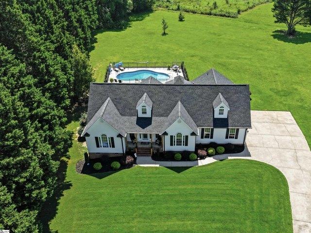 12 Silver Meadow Ln, Greer, SC 29651