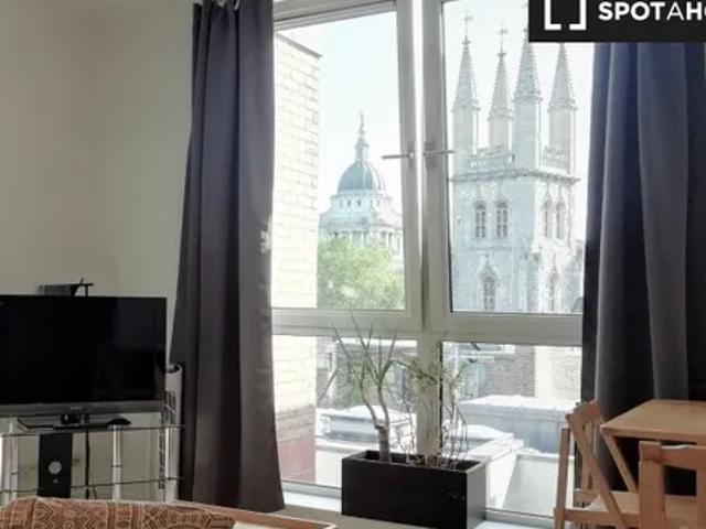 12 Smithfield Street, London, EC1A 9LA, United Kingdom | 1 bed apartment for rent #168110139 | Rentberry