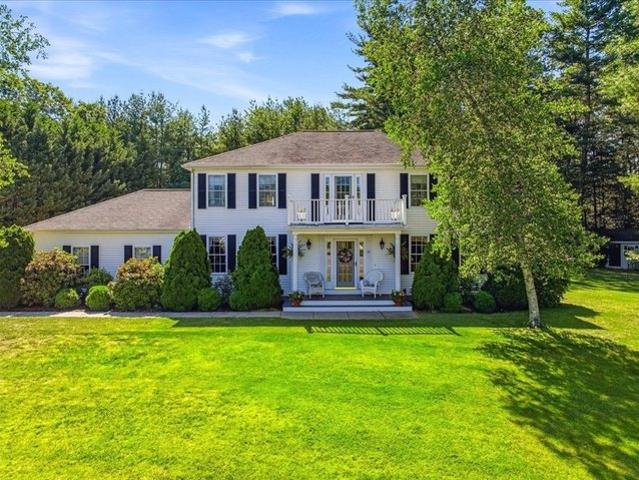 12 Spenser Dr, Halifax, MA 02338