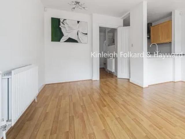 12 St Johns Close, Oakwood, London, N14 4LF, United Kingdom | 4 bed house for rent #137645867 | Rentberry