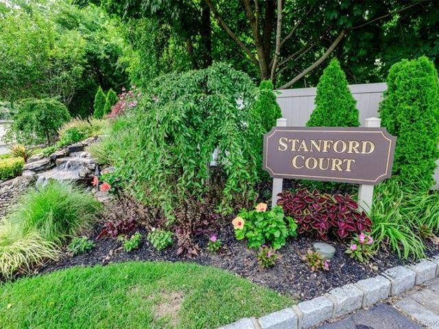 12 Stanford Ct Unit A, Wantagh, NY 11793