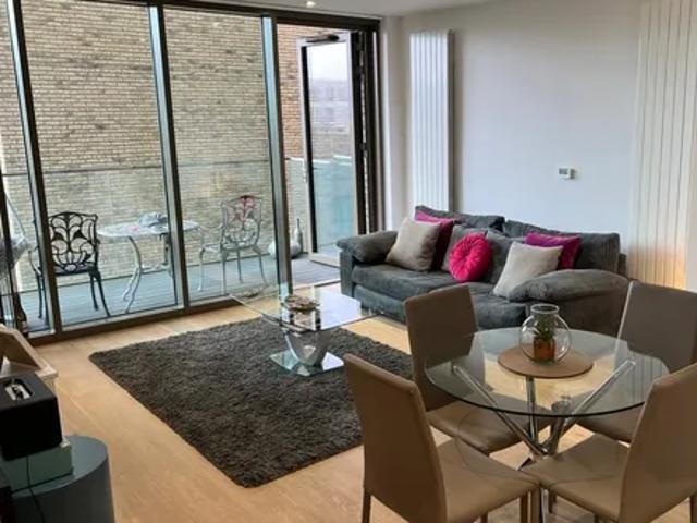 12 Starboard Way, London, E16 2PF, United Kingdom | 2 bed house for rent #167675670 | Rentberry