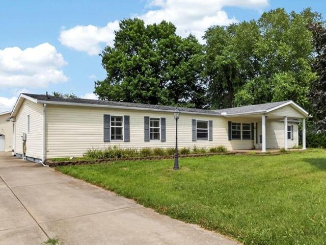 12 Stevy Ln, Frazeysburg, OH 43822