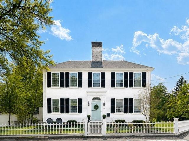 12 Summer St, Kingston, MA 02364