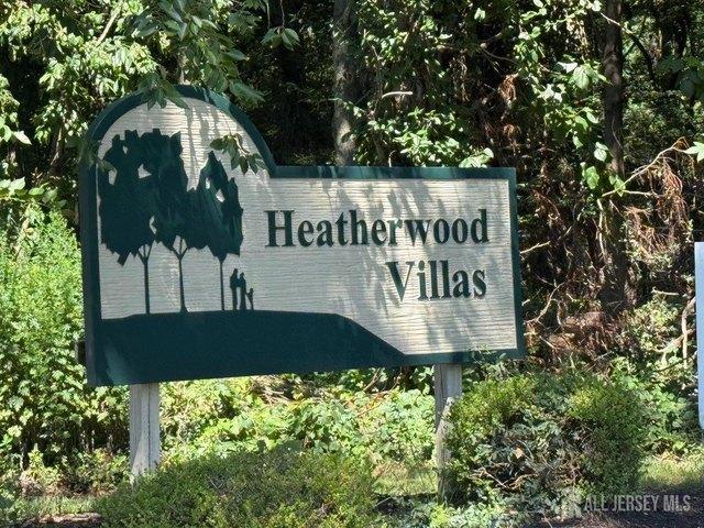 12 Sunflower Ct, Edison, NJ 08820