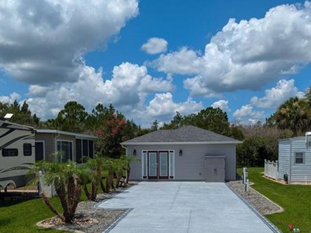 12 Sunset Dr, Titusville, FL 32780