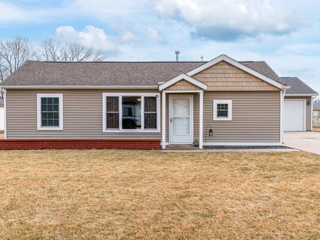 12 Suburban Hts, Milan, IL 61264
