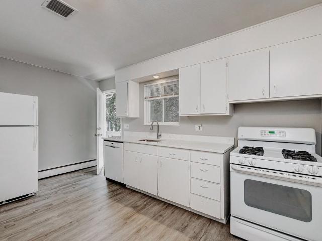 12CORONA1415 1 Bedroom Apartment for Rent at 1415 S Corona Ave, Colorado Springs, CO 80905 Stratton Meadows