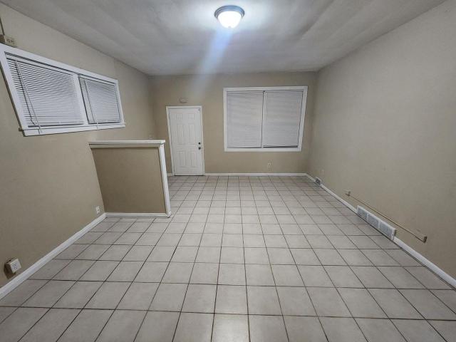 12th Ave 1019 1021 1 Bedroom Apartment for Rent at 1019 12th Ave, Rockford, IL 61104 Midtown