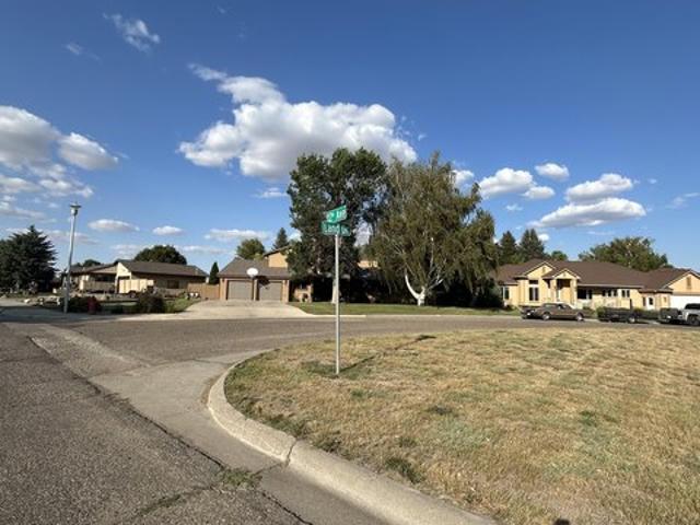 12th Ave, Havre, MT 59501
