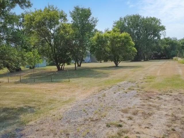 12th St SE, Bismarck, ND 58504