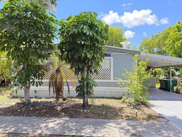 13040 SW 9th Pl, Davie, FL 33325