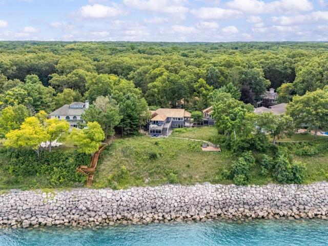 13047 Edgewater