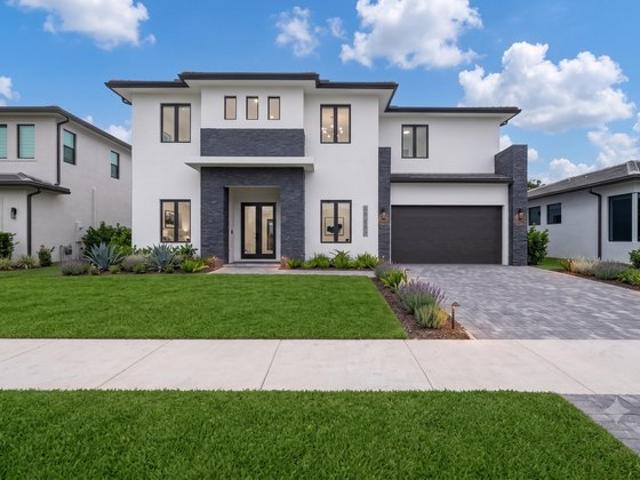 13044 Davie Oaks Dr, Davie, FL 33325