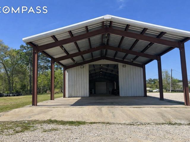 13046 Highway 105, Conroe, TX