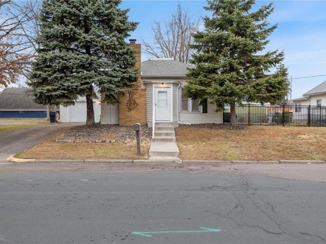 13046 Newell Ave, Lindstrom, MN 55045