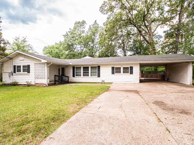 1304 Maple Ave, Smackover, AR 71762