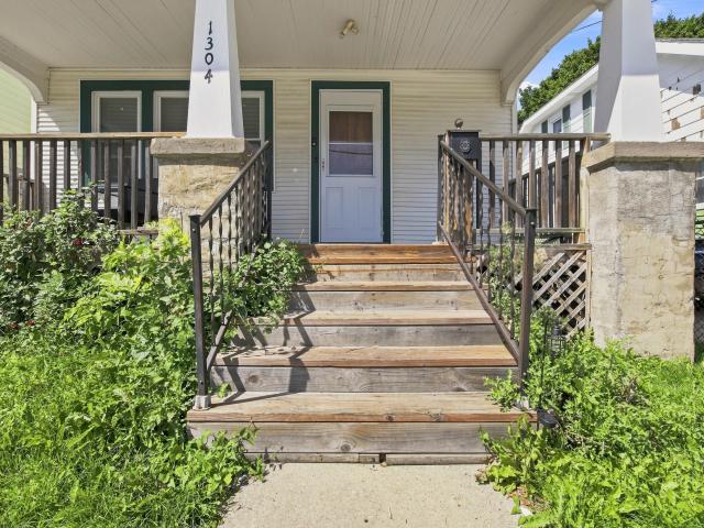 1304 Marquette St