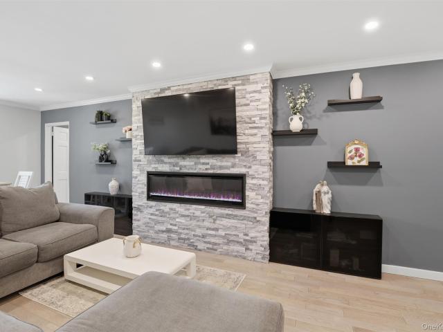 1304 Midland Avenue A24